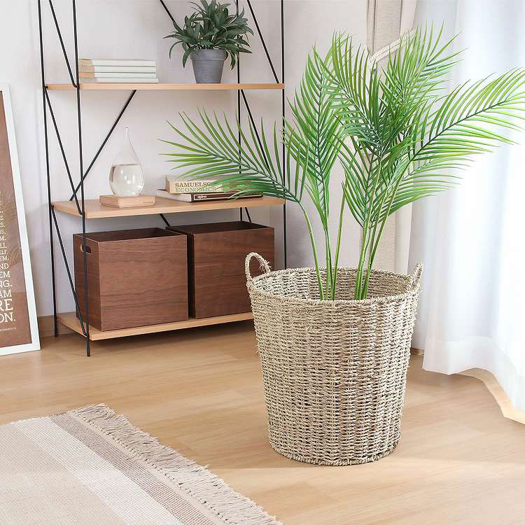 ■商品サイズ幅35×奥行33×高さ38cm■素材ガマ■生産国中国■特徴天然素材、蒲の風合いが優しい印象の鉢カバー 10号鉢対応北欧風やヴィンテージ、モダンなど様々なスタイルに合わせやすいデザインです。耐摩耗性のあるガマを使用することで強度U...