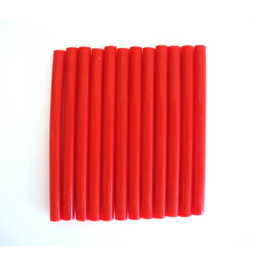 【用途】ホビー用ホットボンド専用スティック赤12本入り。【機能・特徴】紙・木・革・プラスチック・金属等の接着ができます。【商品サイズ】奥行100×幅7×高さ7mm　重量48g【注意事項・その他】高温になる場所での保管に注意。作業工具：半田ゴ...