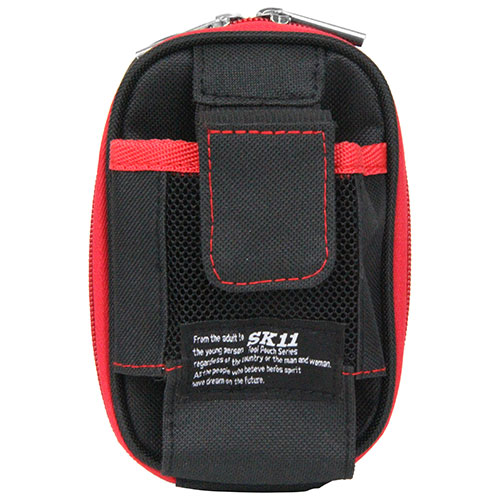 【用途】携帯用品の収納。【機能・特徴】ジッパー付きポーチです。【仕様】●サイズ：幅90×高さ140×奥行60mm。●カラー：レッド。●重量：90g。【材質】●ポリエステル。【注意事項ほか】●用途以外の目的には使用しないで下さい。安全のため、...
