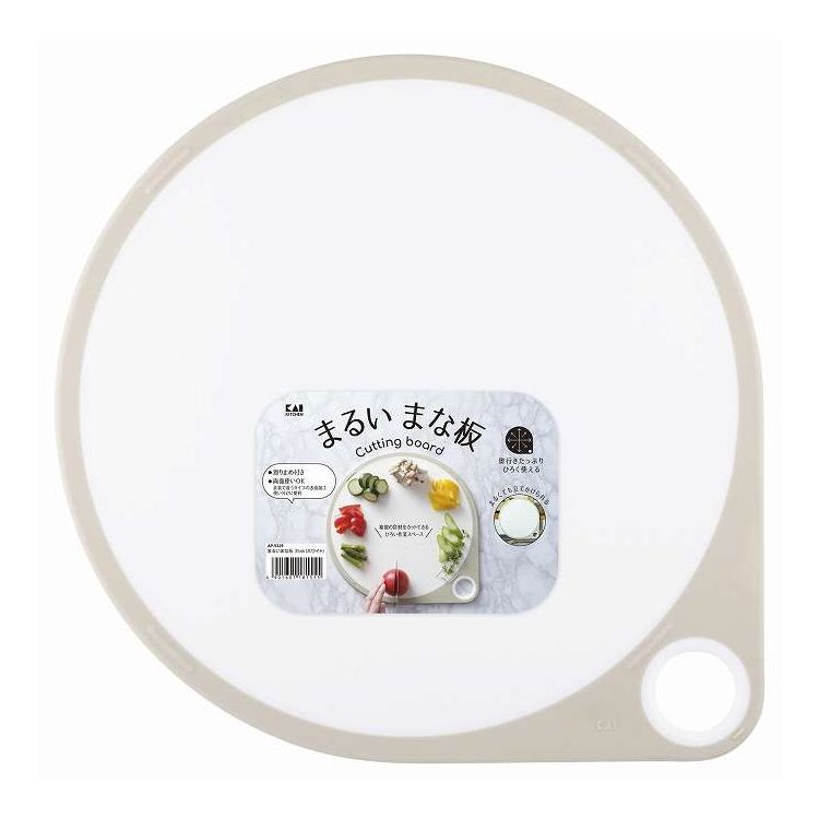 【商品詳細】ひろい作業スペースが魅力の円形状のまな板。複数の食材の下ごしらえも、まな板上で行うことができ、洗い物も軽減できます。裏表で違うタイプの表面加工を施すことで食材の使い分けの目印になります。成分:本体：本体ポリプロピレン（耐熱温度1...