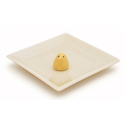 【商品説明】ヒヨコのやさしく愛らしい表情に癒されます。【商品詳細】商品区分：日用雑貨品内容量：製造国：日本本体重量(g)：132成分陶器メーカー名：（株）日本香堂使用方法注意事項※予告なくパッケージリニューアルをされる場合がございますがご了...