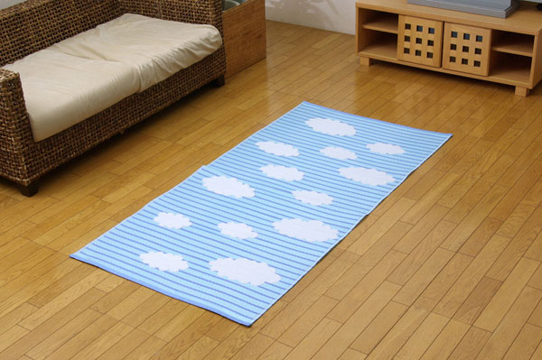 　【商品特徴】ポリプロピレン素材を細いパイプ状にして織り込んだ敷物です。強度が高くしっかりとしています。汚れても水洗いができるので、いつでも清潔にお使い頂けます。お子様の部屋に、アウトドアに最適な万能カーペットです。また、臭い、汚れ、キズに...