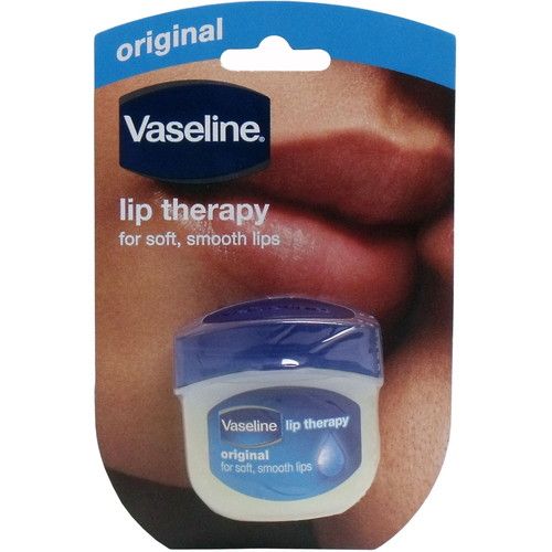 【発売元:ユニリーバ・ジャパン】やわらかくなめらかで、健やかな唇へ!うるおいを逃さず、プルップルな唇に♪唇の表面をヴァセリンリップがコーティングし、肌の内側の水分を逃さない。だから、うるおいがずっと続く!●持ち運び便利!縦横たったの約3.5...