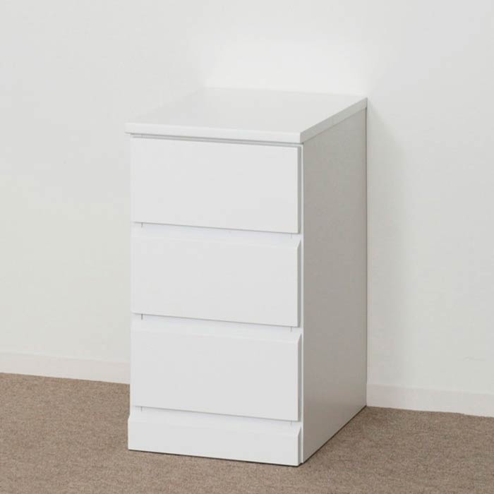 【サイズ】W30.5×D40×H54.5cm【重量】約12kg【材質】前板・天板＝中質繊維板・ウレタン塗装、　他＝プリント紙化粧繊維板【生産国】ベトナム【詳細サイズ】引出内寸（3杯）約W21×D33.5×H7.5(10)cm【おすすめポイン...