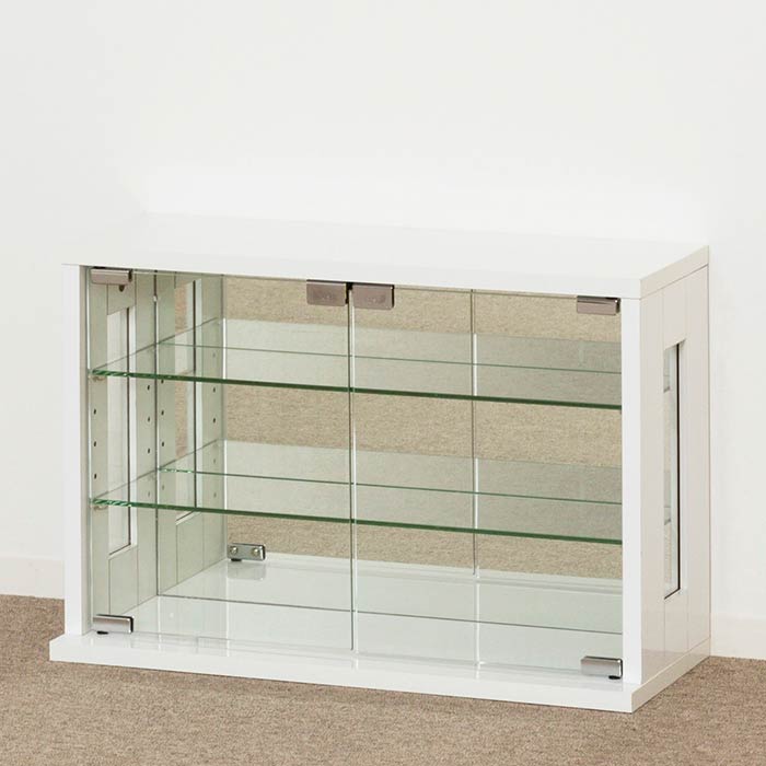 【サイズ】W60×D23（20）×H40cm【重量】約12.5kg【材質】 合成樹脂化粧繊維板、ガラス【生産国】中国【詳細サイズ】ガラス棚（可動）2枚 約W56×D15×厚み0.5cm、3.3cmピッチ5ヶ所移動 内寸約W56×D15×H3...