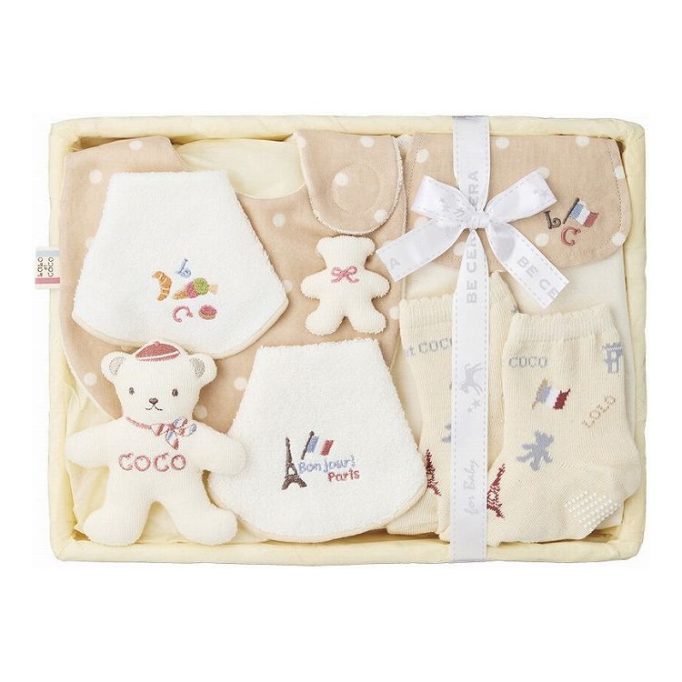 ロロココ 出産お祝いセットメローピンク 7953-0530-PI【商品説明】スタイ・汗とりパット：綿100%、ソックス：綿・ナイロン・ポリウレタン、ガラガラ：綿100%、（中綿）ポリエステル100% 授乳スタイ×2、クマモチーフ付スタイ・ソ...