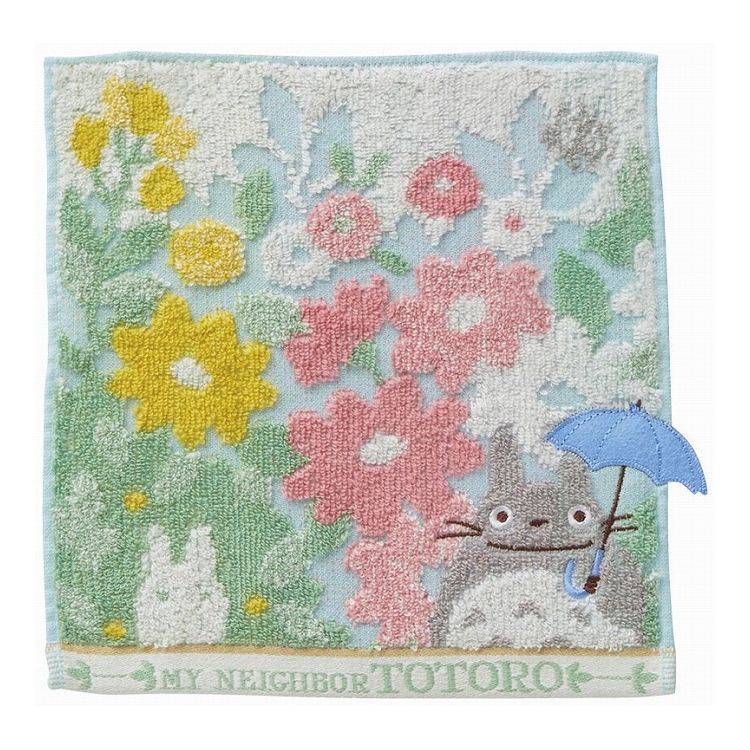 となりのトトロ 花景色 ミニタオル 1005048800【商品説明】淡い色合いの可愛いトトロのミニタオル。傘のはみ出しアップリケがワンポイント！ オーガニックコットン・無撚糸・三色毛違いジャカード・はみ出しアップリケ刺繍・防臭加工 本体：綿...