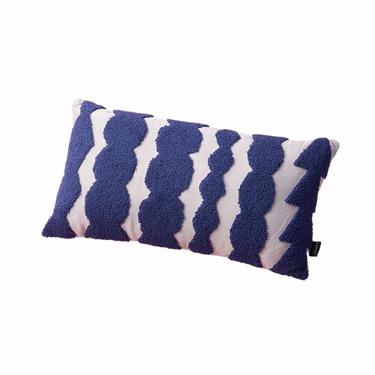 モコモコとした質感のサガラ刺繍を施したクッション。リッチな印象の北欧デザインがインテリアのアクセントに。ポリエステル23×45×11cm【代引きについて】こちらの商品は、代引きでの出荷は受け付けておりません。【送料について】北海道、沖縄、離...