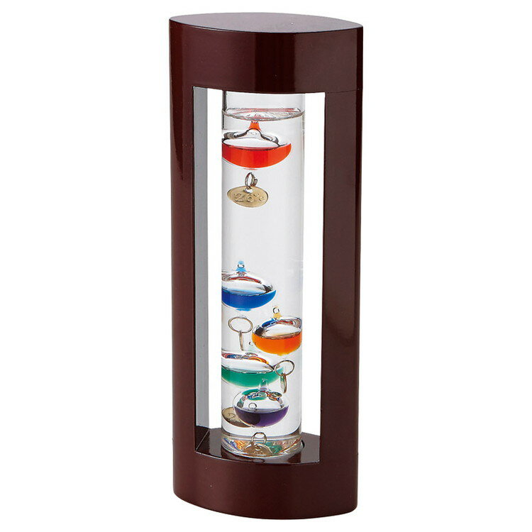 物理学者のガリレオ・ガリレイは液体の比重が気温によって変化することを発見。その原理を使ってこの温度計は作られております。気温によって上下するガラスの球体が気温を示します。実際の気温は上層部に浮いているガラス球体に付いているプレートで読み取り...