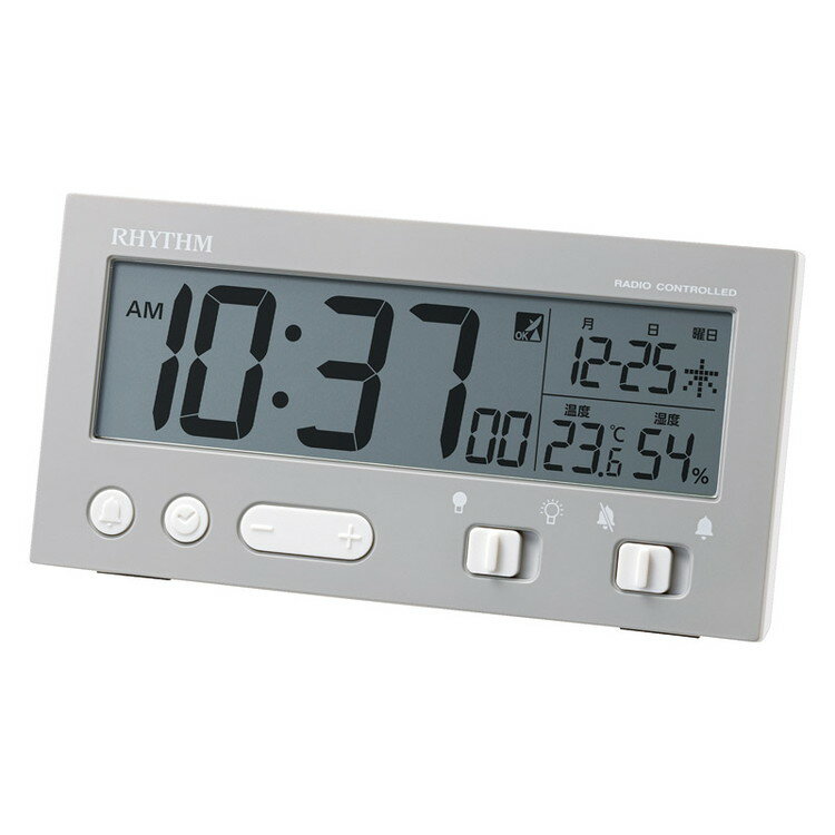 癖のないシックなグレイッシュカラーが特徴、夜間自動点灯つきの電波デジタルめざまし時計です。暗所自動点灯。カレンダー表示（2099年12月31日まで表示可能）。温度表示（-9.9〜50℃）・湿度表示（20〜99%）。単3乾電池2本使用（別売）...