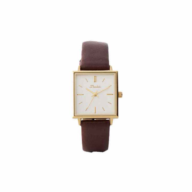 落ち着いた印象のクラシカルな角形ケース。防汗。電池寿命約2年。ムーブメント日本製。ケース:アロイ、ガラス:ミネラルガラス、ベルト:牛革ケース:約2.9×2.9cm、腕まわり:約14.5〜19cm【代引きについて】こちらの商品は、代引きでの出...