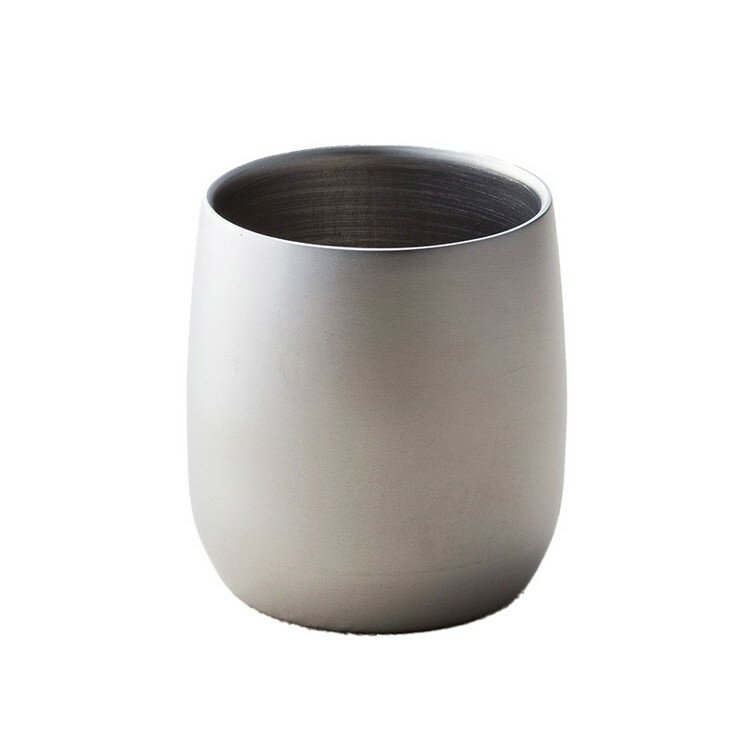 軽くて錆びないチタン製。チタンは錆びない金属なので、飲み物に金属が溶け込む事がありません。そのため雑味や金属特有のにおいもなく飲み物本来の味がお楽しみいただけます。チタン径7.8×8.5cm（250ml）【代引きについて】こちらの商品は、代...