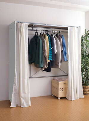 ■商品についてクローゼットがない方・洋服が溢れている方にはもってこいの置き型クローゼットロッカー。伸縮機能付きで部屋に合わせて伸長します。ハンガーの耐荷重量は約30あるのでたっぷりと衣類を収納でき溢れかえった衣類をひとまとめに収納できます。...