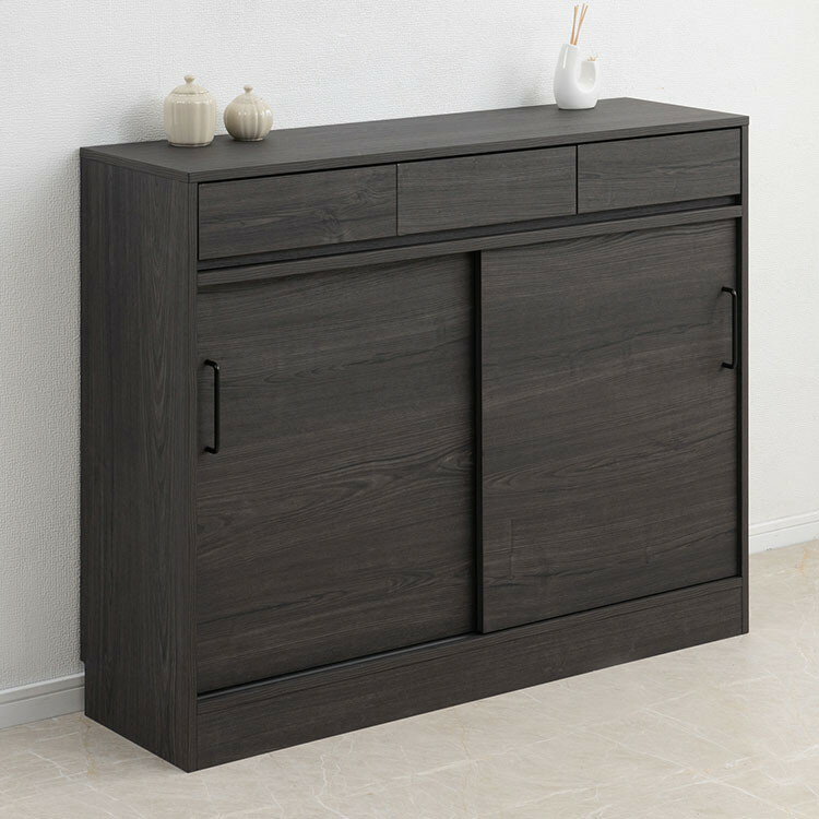 収納する物にこだわったカウンター下収納【Blacker】カウンター下収納シリーズ。カウンター下のデッドスペースを造り付けの様なスッキリした収納庫で大量収納。リビングの薄型のキャビネットとしても活躍。奥行が通常より浅いので、圧迫感がありません...