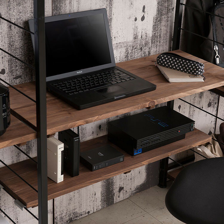 ヴィンテージな風合いの棚板を使用した『Radi』ラディシリーズ用追加棚板。突っ張り式で高い位置まで棚板をセットできるタワー型。棚板を10cm間隔で好みの位置に自由にセットできる楽しい家具。ディスプレイ空間とハンガーラックで見せるワードローブ...