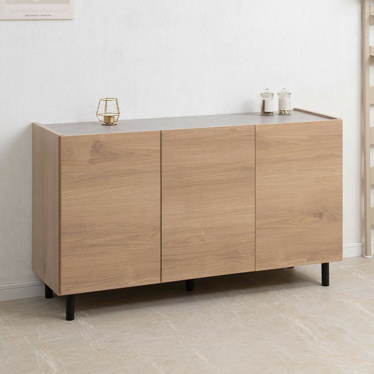 ブルックリン・西海岸ヴィンテージ・北欧・モダン4つのテイストから選べるキャビネットシリーズ。扉内は、収納物に合わせて高さを変えることができる可動式棚板が幅80cmには2枚、幅118cmには大小各2枚付いています。書類や趣味の物はもちろん、ル...