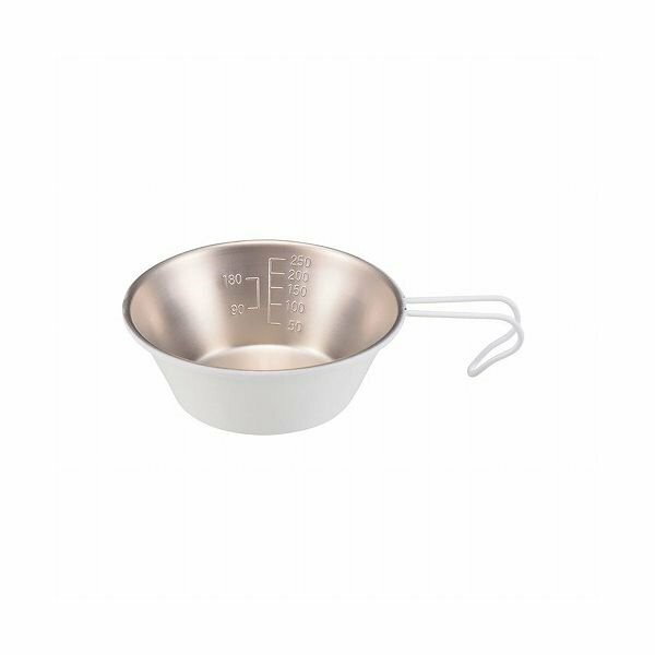 【商品説明】広口で食器として使えます。計量に便利な目盛り付。積み重ねができ、スッキリ収納。日本製。金物のまち、燕三条で生産しています。本体は丈夫で錆びにくいステンレス製。製品サイズ(約) 外径120×高さ45mm（本体のみ）容量(約) 32...