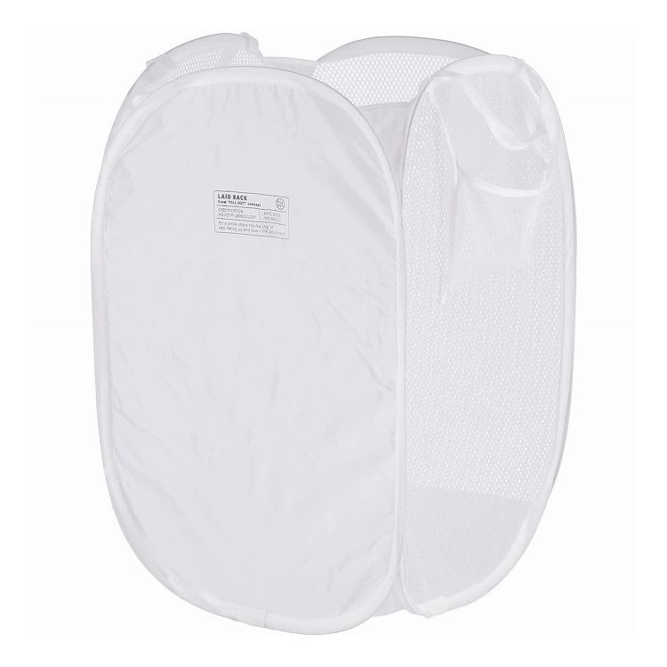 使わないときは片付けておけるランドリーバスケット。ワンカラーのシンプルなデザインなのでどんなお部屋にも馴染む。組み立ては簡単なポップアップ式！折りたためるので、かさばらずに収納することができる。持ち手とポケット付き。メッシュ素材なので通気性...