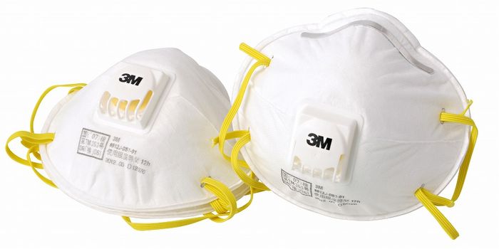 【商品詳細】排気弁で呼吸が楽な低負荷モデル。排気弁で熱のこもり方が違います。3Mの防じんマスクは顔の形によくフィットするため、呼吸時の空気の漏れが少なく実測粒子捕集効率が高くなります。規格：国家検定区分1合格品（DS1）用途：研磨作業・紛体...
