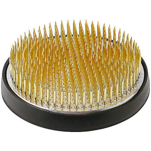 【商品詳細】底部にゴムを使用、滑ることもなく花器を傷つけたりもしません。生け花等に。生け花に欠かせない定番品。鮮やかな輝きの、真鍮針を使用。用途：生け花専用名称：丸　大全体寸法（約）：直径80mm×高さ21mm　　※ゴムリング付は、全体寸法...
