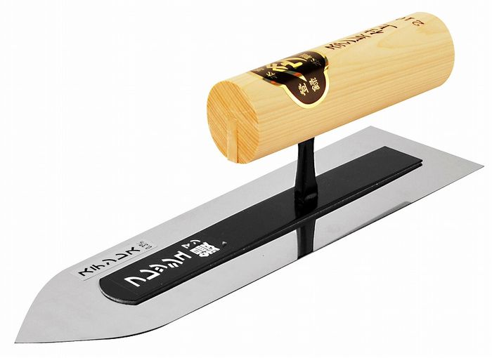 【商品詳細】接着タイプのしなる仕上鏝です。珪藻土にもOKです。用途：本職用仕上鏝全長：215mm重量：118g板厚：0．3mm刃：ステンレス、柄：木【送料について】北海道、沖縄、離島は送料を頂きます。