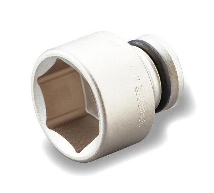 【商品詳細】インパクトレンチ専用のソケットです。無電解メッキで抜群の防錆効果！また、均一性に優れたメッキではがれにくくなっています。光沢が美しく傷も目立ちません。寸法/二面幅寸法：27mm、全長：44mm質量：160g【送料について】北海道...