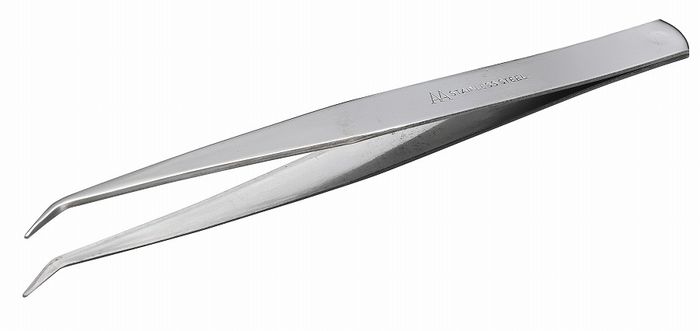 【商品詳細】■微小なパーツ類をつかむことのできる先の細いピンセットです。■先端形状:先曲■全長:150mm【送料について】北海道、沖縄、離島は送料を頂きます。