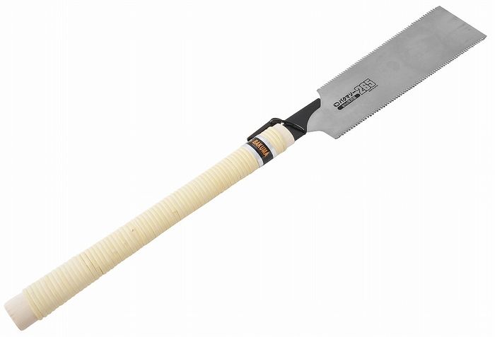 【商品詳細】サンドビック社製スウェーデン鋼を使用し腰が強く靱性に優れていますタテ・ヨコ・ナナメ切がこれ1本でOK従来のバクマソーの感覚で使用できる両刃鋸安全なレバーロック方式の金具を採用刃渡り：265mm刃数 ヨコ刃142 タテ刃60製品サ...