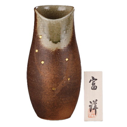 ●立札付■信楽焼のみやびな花瓶。なげいれできる花瓶で花をざっくりいけることができる逸品。独特の風合いに雅を感じる信楽焼の花瓶●陶器(信楽焼)●現品約13φ×26cm【代引きについて】こちらの商品は、代引きでの出荷は受け付けておりません。【送...