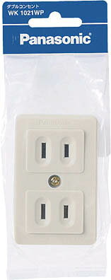 【商品詳細】●ダブルコンセントです。●定格:15A 125V●幅(mm):48●長さ(mm):74●厚み(mm):28●色:ミルキーホワイト【送料について】北海道、沖縄、離島は送料を頂きます。