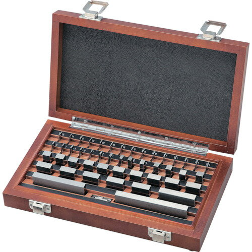 【商品詳細】●コストパフォーマンス抜群のブロックゲージセットです。●JIS1級相当品です。●一般測定、工作用の基準ゲージとして。●メーカーコード：150806●組数(個組)：32●等級(級)：1相当●断面寸法：10mm以下 30(0〜-0....