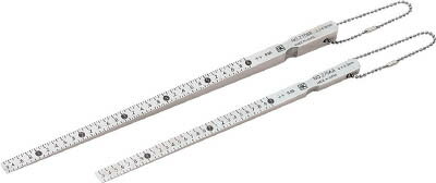 【メーカー型番】TPG-270BB【JANコード】4975846007796【ブランド】SK　【特徴】●厚さのテーパーを利用してすき間測定を行うゲージです。●携帯に便利なプラスチックケース入、ボールチェーン付です。●細幅(6mm)タイプ。高...