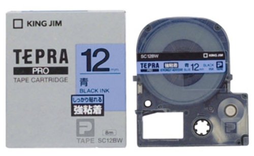 【商品型番】　SC12BW　【商品説明】　◆テプラPRO・強粘着ラベル 青/黒文字■仕　様　■長さ：8m強粘着ラベル 青/黒文字テープ幅：12mm
