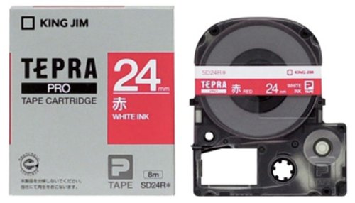【商品型番】　SD24R　【商品説明】　特長「強い＋安い」のPROテープカートリッジ。お店のPOPや室内の公共表示に。24mm幅テープは、2種類あります。機種によっては印刷できる最大文字、および印刷可能行数が異なります。詳しくは、各機種の取...