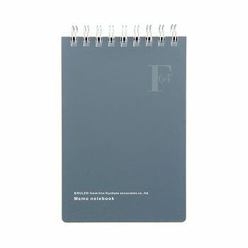 キョクトウ フォブ・コープB7メモ EB03B7KJANコード：4901470128255カラー：ブラック本体サイズ（約）：幅8.4×高さ13.7cm重量・容量（約）：90g80枚入りのWリングメモです。【特長】・80枚入りのWリングメモで...