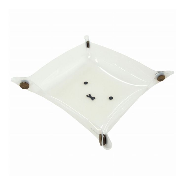 【商品説明】 色々なシーンで使える便利でかわいいミッフィーのマルチトレイ 小物整理にぴったり ボタンを留めるだけで完成 耐水性に優れた素材 【商品情報】 ■サイズ 約 横17×縦17(cm) ■生産国 中国 ■セット内容 1個【代引きについ...