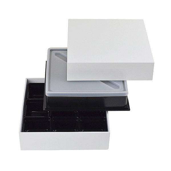 【商品説明】モノトーンカラーがお洒落な二段お重箱 取り外し可能な9個の仕切り付き 安心の日本製 大小仕切り付き 安心のシール蓋付き【商品情報】■サイズ約 幅18×奥行18×高さ10.5（cm）■材質本体：ABS樹脂、シール蓋：ポリエチレン■...