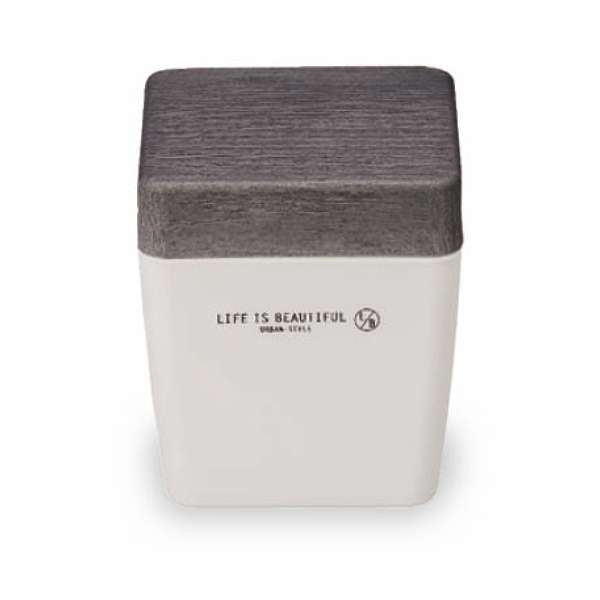 【商品説明】LIFE IS BEAUTIFULの手書き風ロゴがおしゃれな正方形の弁当箱です。内容器付きでご飯とおかずを分けて入れることができます。上蓋は木目デザインで品のあるナチュラルな印象です。本体と内容器は電子レンジ、食洗機に対応してい...