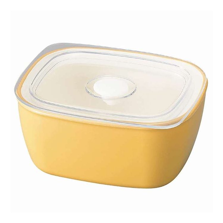 【商品説明】エア弁付きが便利な450ml保存容器です。傷が付きにくく、油汚れもつるりと落ちやすい特殊加工が施されています。食洗機対応でお手入れ簡単です。クリア蓋で中身の確認が簡単です。【商品情報】■サイズ約 幅13.1×奥行10.9×高さ6...