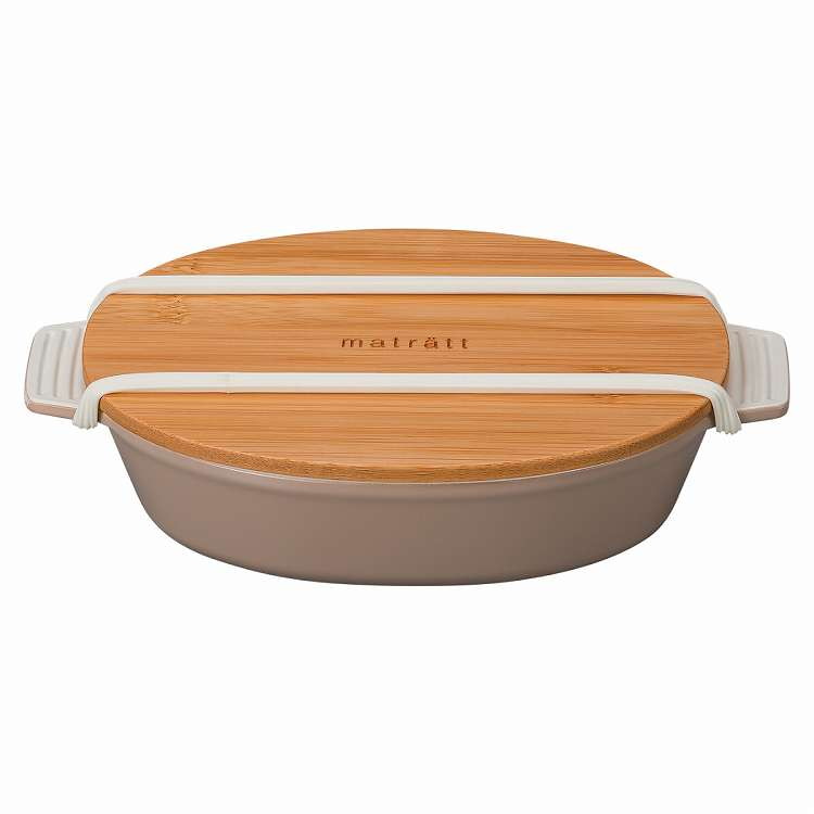 【商品説明】まるでグラタン皿のようなランチボックスです。女性にピッタリな容量550mlです。本体は電子レンジ・食洗機対応です。洗いやすい構造になっています。シール蓋付きで安心です。しっかりとめられるバンドが付いています。【商品情報】■サイズ...