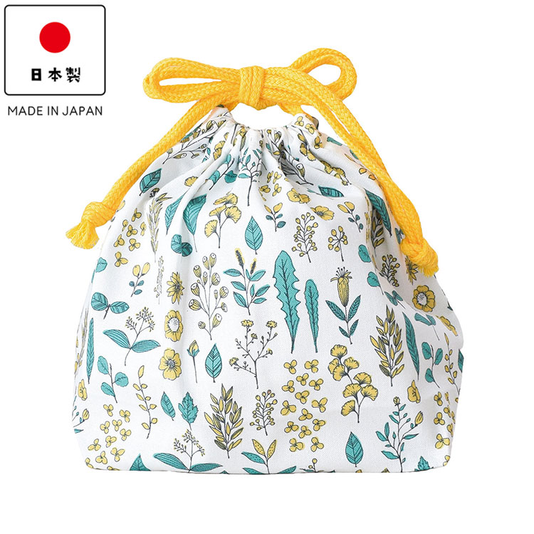 【商品説明】少し大人な花柄の「Hill&Fields（ヒル＆フィールズ）」シリーズのランチ巾着です。植物モチーフの線画風のイラストと甘くないカラーリングが魅力で、ランチタイムに華やかにしてくれます。同シリーズのお弁当箱と箸箱がぴったり入って...