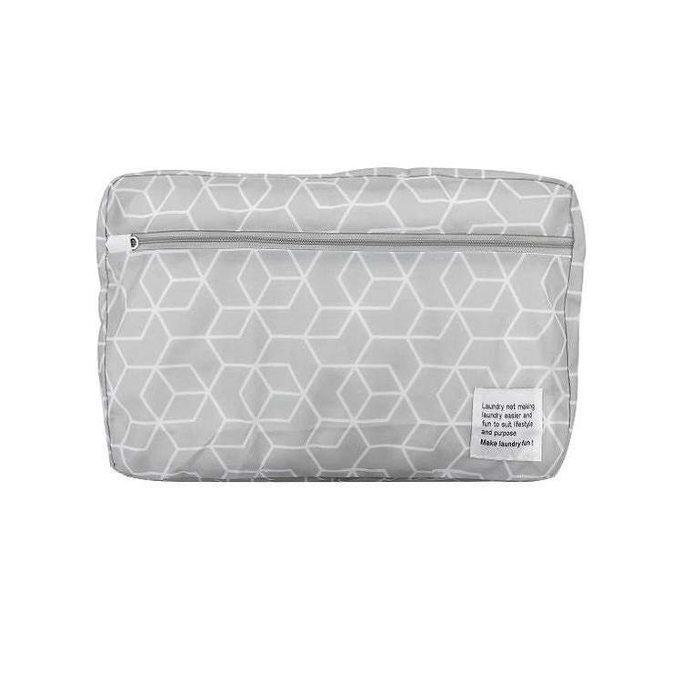 【商品説明】持ち運べる洗濯ネット外出時の仕分けポーチとして大活躍まるごと洗濯機へポイ型崩れを防いで大切に洗える衣類を守る【商品情報】■サイズ約幅40×奥行6.5×高さ20（cm）■材質ポリエステル■生産国ベトナム製■セット内容1枚■備考乾燥...