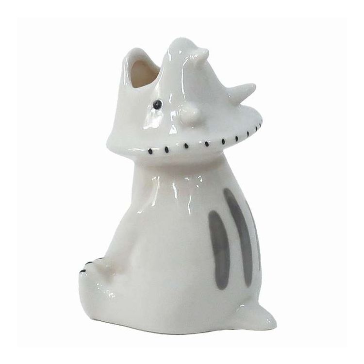 【商品説明】恐竜をモチーフにした磁器製のフラワーベースです。庭で摘んだ野花やドライフラワーとも相性抜群です。飾りやすいサイズ感です。ペン立てや歯ブラシスタンドとしてもご使用いただけます。【商品情報】■サイズ【ティラノサウルス】約幅10×奥行...