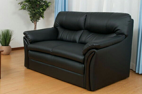 ※商品説明には3人掛けの写真も使っています。・商品仕様サイズ(cm)：W135xD83xH83xSH38※サイズは約とお考えください。張地：PVC中材：天然木、ウレタンフォーム、S字バネ中国製・ご注意※不良品以外の返品はご遠慮させていただい...
