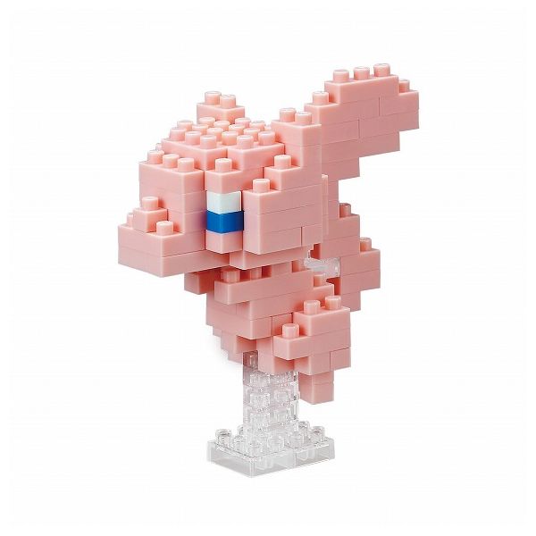 【商品特長】ポケナノシリーズに幻のポケモン「ミュウ」が新登場！！■きよらかな こころと つよく あいたいという きもちを もつと すがたを あらわすらしい。（「ポケットモンスター 金」より）■特徴である長い尻尾に加え、透明ブロックで浮いてい...