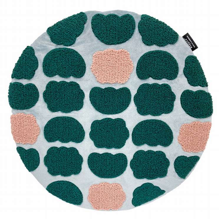 【商品詳細】サガラ刺繍で表現された北欧柄がオシャレなチェアパッド。イスやフローリングの上など、生活スタイルに合わせてお使いいただけます。目を引く北欧柄はお部屋のアクセントにぴったり。材質:ポリエステル生産国:中国【代引きについて】こちらの商...