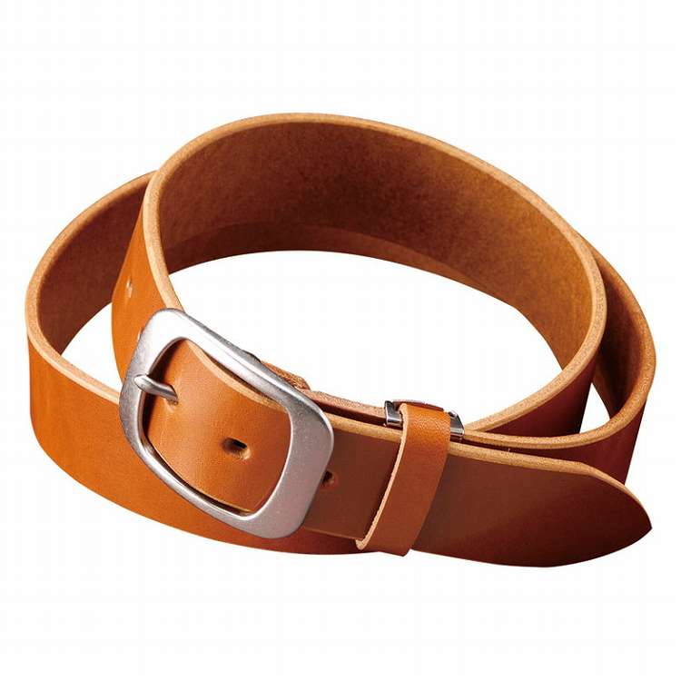 【商品詳細】つるっとした表面仕上げの栃木レザー社のオイルヌメ革のベルト。コバを昔ながらフノリで丁寧に磨き上げてキレイ目な大人カジュアルを演出しました。ピンタイプ。長さ調節可。ウエスト約100cmまで対応可能。市販のバックルと交換可能。材質:...