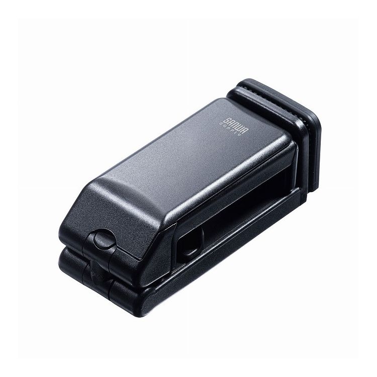 【商品特長】挟んだり置いたり手で持ったり使い方いろいろ、便利なスマホホルダー。ブラック。●デスクやアームにワンタッチで簡単に設置できるスマートフォンホルダーです。●そのまま机に置いてスタンドとしても使えます。●自撮り棒としても使えます。●回...