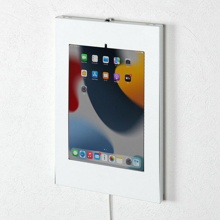 【商品説明】■iPadに対応したスタンド、アーム、壁面にとりつけることができるスチール製のケースです。※12.9インチiPad以外の全ての機種に対応しています。■収納したままで、充電ケーブルを挿すことができます。※取り外し防止、盗難防止の機...