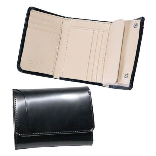 【商品説明】カーボンレザー仕様の財布のいらないキーケース。カーボンレザーはその見た目の美しさは勿論、耐久性に優れ、撥水性や傷にも強いので永く使える仕様。家や車のカギと一緒にお札も小銭もカードも収納できる優れもの。無駄を極限まで削ることにより...